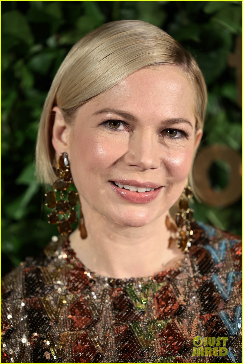 Michelle Williams Gets Support from BFF Busy Philipps While Receiving ...