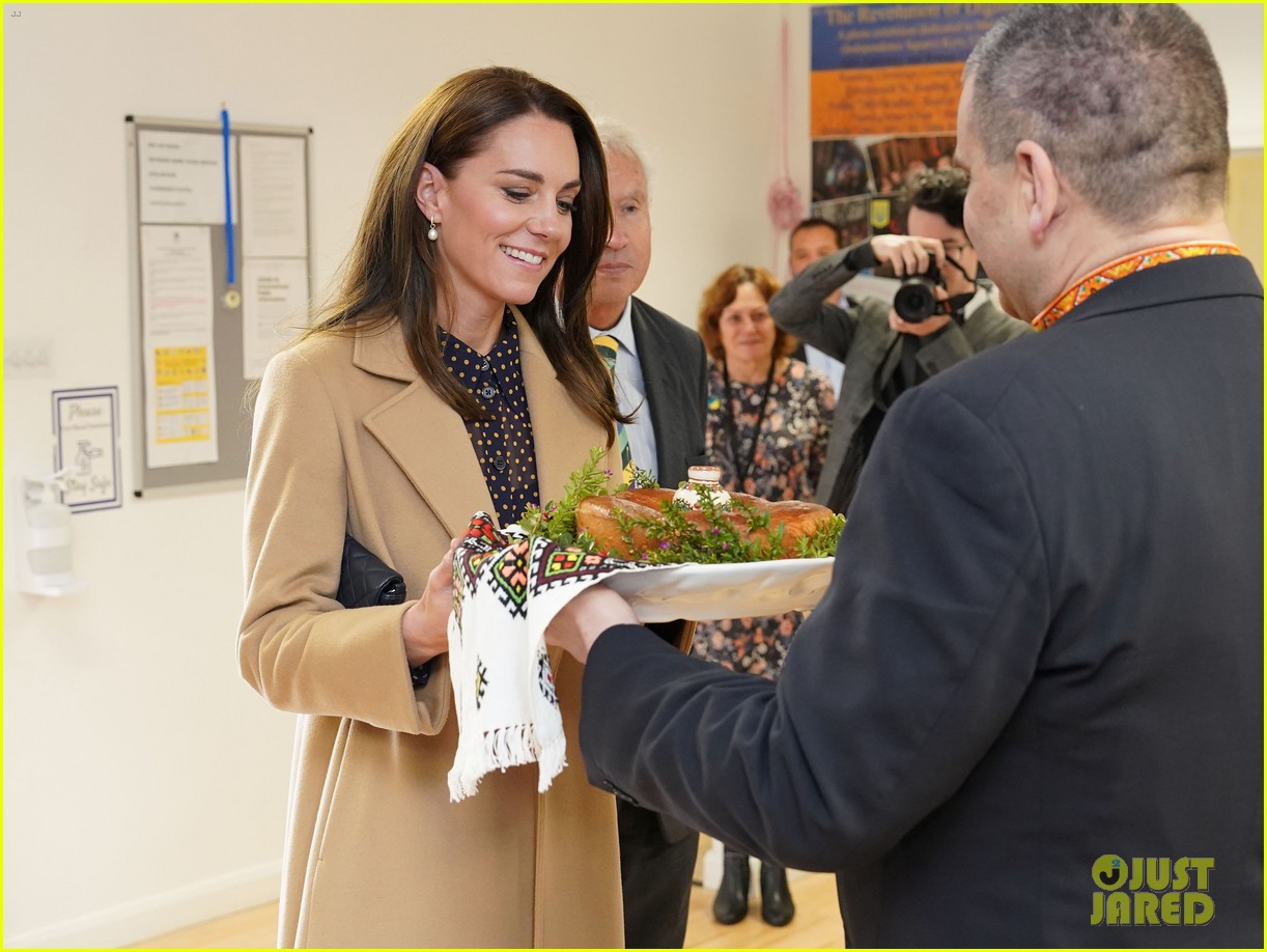 Kate Middleton Visits Ukrainian Families Displaced By the War : Photo ...