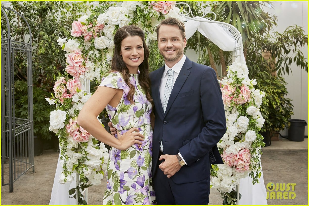 Paul Campbell Actually Wrote 'Three Wise Men & A Baby' With Another ...