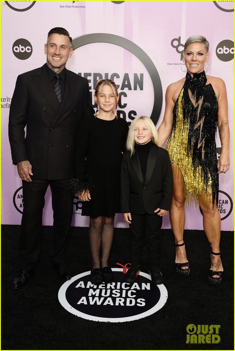 Pink Rules The Red Carpet with Husband Carey Hart & Their Two Kids at ...