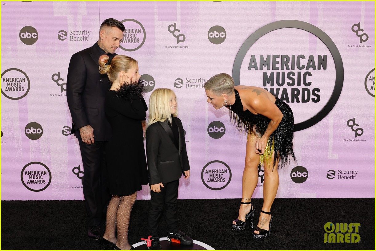 Pink Rules The Red Carpet with Husband Carey Hart & Their Two Kids at ...
