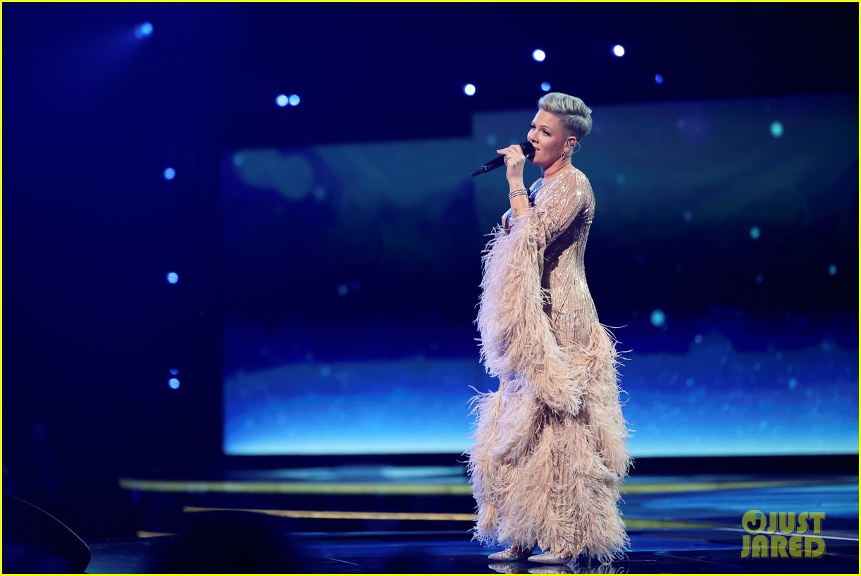 Lady Gaga Ama 2022 Performance