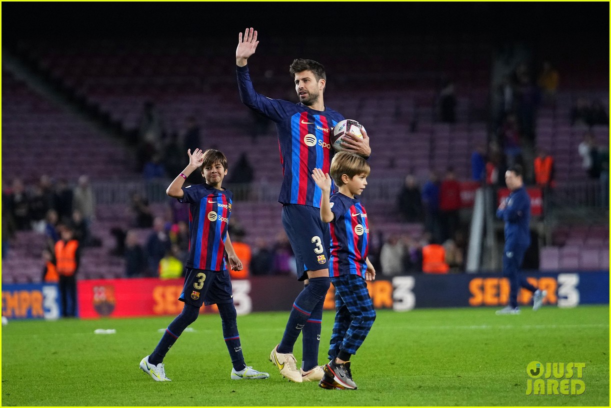 Photo: gerard pique final game 01 | Photo 4851690 | Just Jared ...