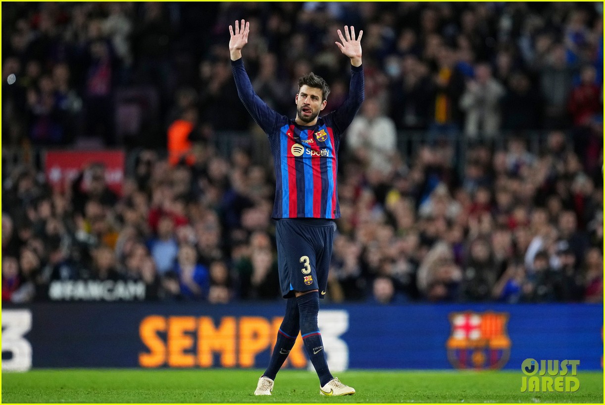 Shakira's Ex Gerard Pique Spotted Kissing New Girlfriend at His Final ...