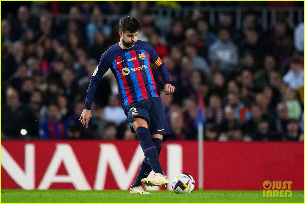 Shakira's Ex Gerard Pique Spotted Kissing New Girlfriend at His Final ...