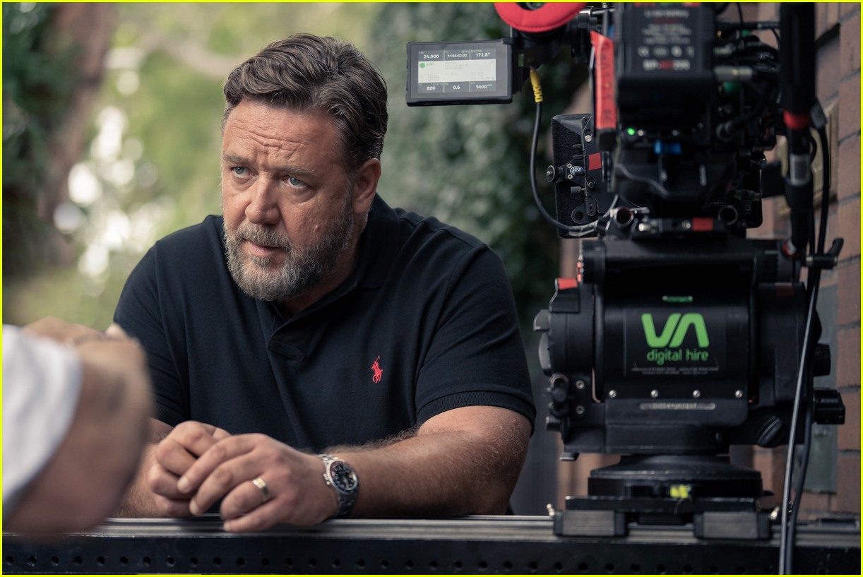 Watch the Trailer for Russell Crowe's New Movie with Liam Hemsworth ...