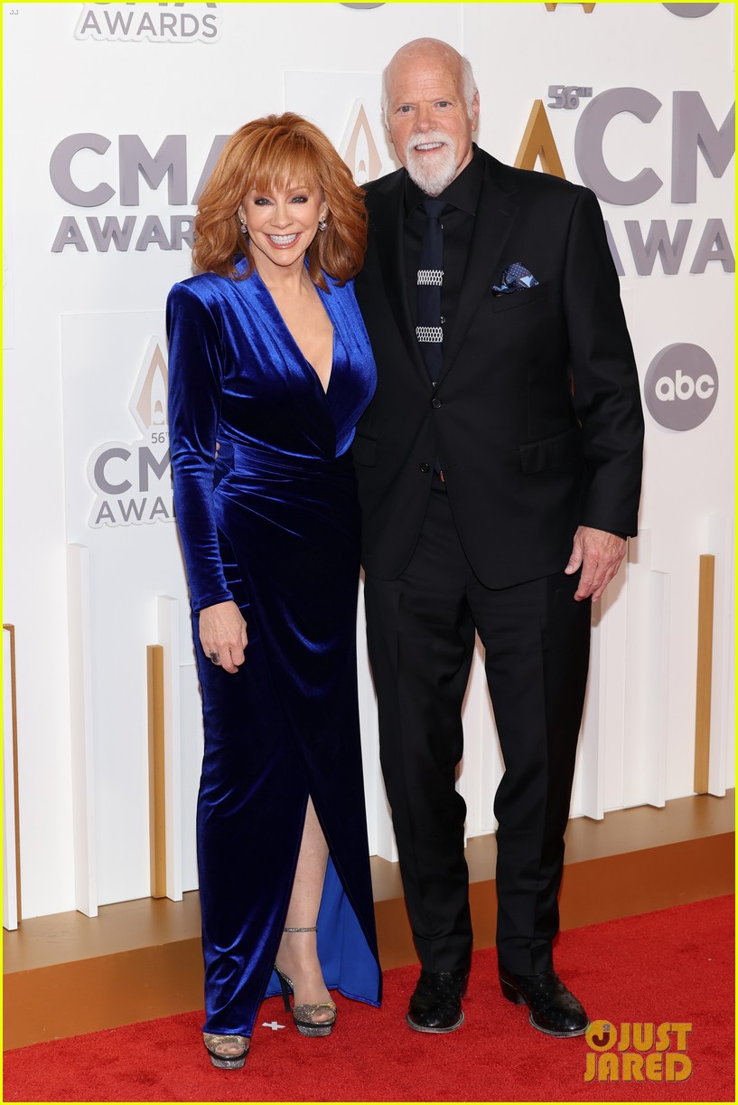 Photo: reba mcentire rex linn cma awards 2022 06 | Photo 4853018 | Just ...