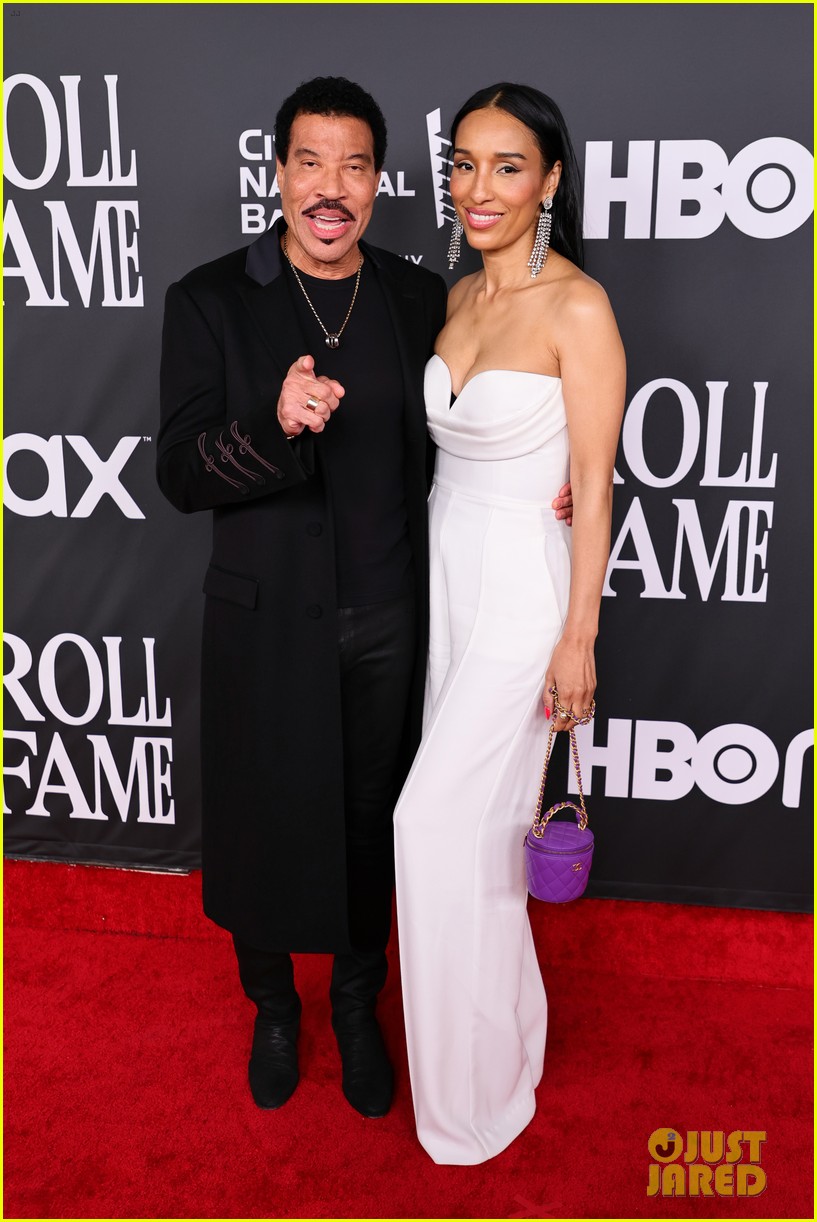 Lionel Richie Inducted to the Rock & Roll Hall of Fame, Announced as ...