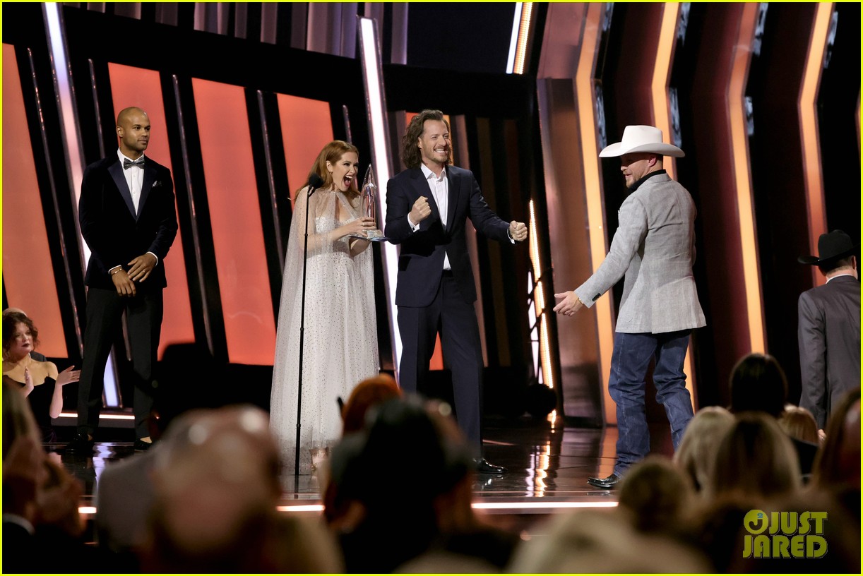 Sarah Drew Dishes On Working With Justin Bruening Again For New ...