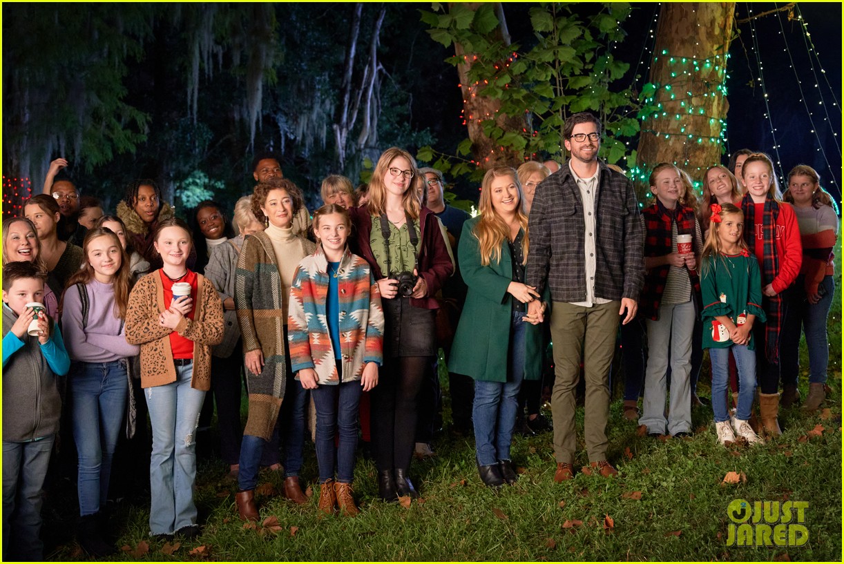 Jaicy Elliot Reunites With A Long Lost Father In Hallmark's 'My ...