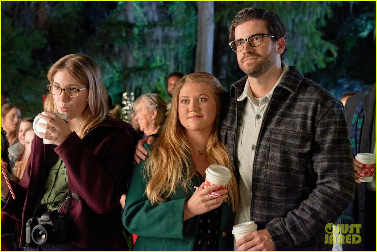 Jaicy Elliot Reunites With A Long Lost Father In Hallmark's 'My ...