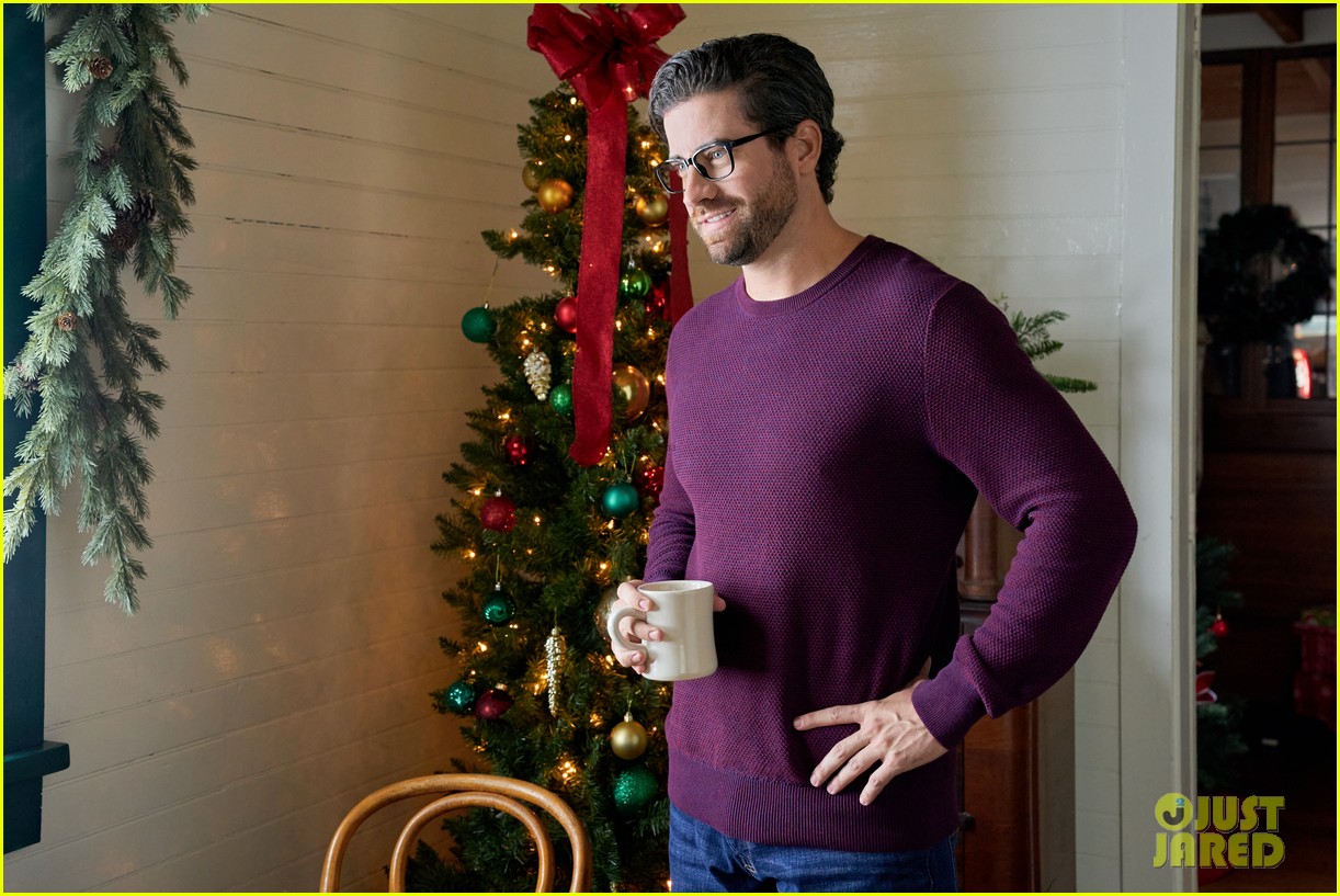 Jaicy Elliot Reunites With A Long Lost Father In Hallmark's 'My ...