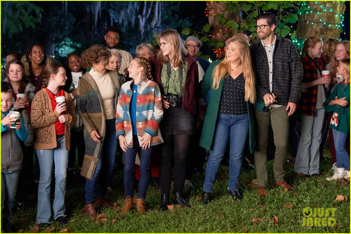 Jaicy Elliot Reunites With A Long Lost Father In Hallmark's 'My ...