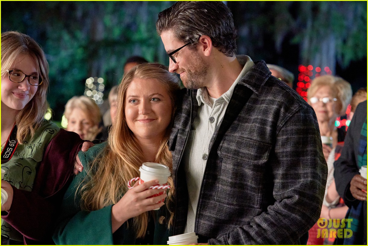 Jaicy Elliot Reunites With A Long Lost Father In Hallmark's 'My ...