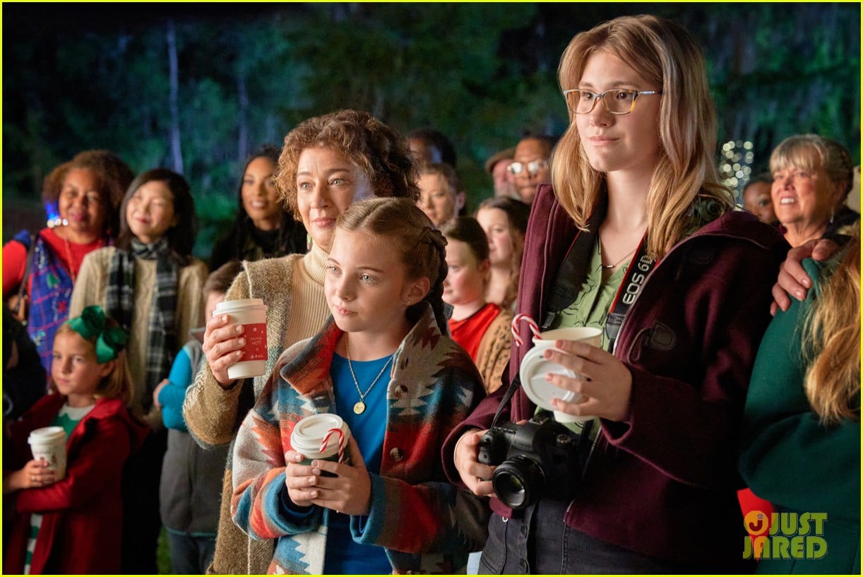 Jaicy Elliot Reunites With A Long Lost Father In Hallmark's 'My ...