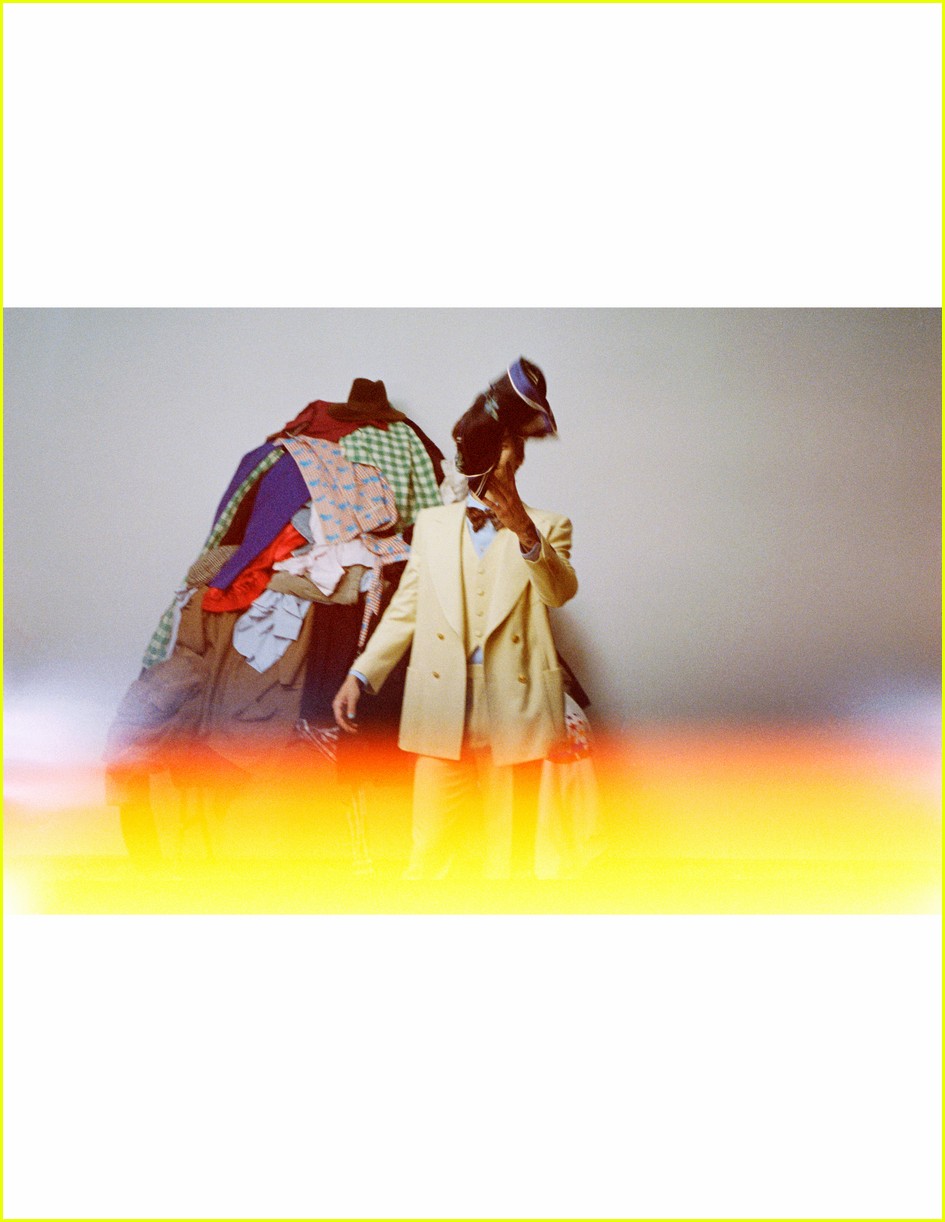 Harry Styles Strikes a Playful Pose in Gucci HA HA HA Campaign Photos ...