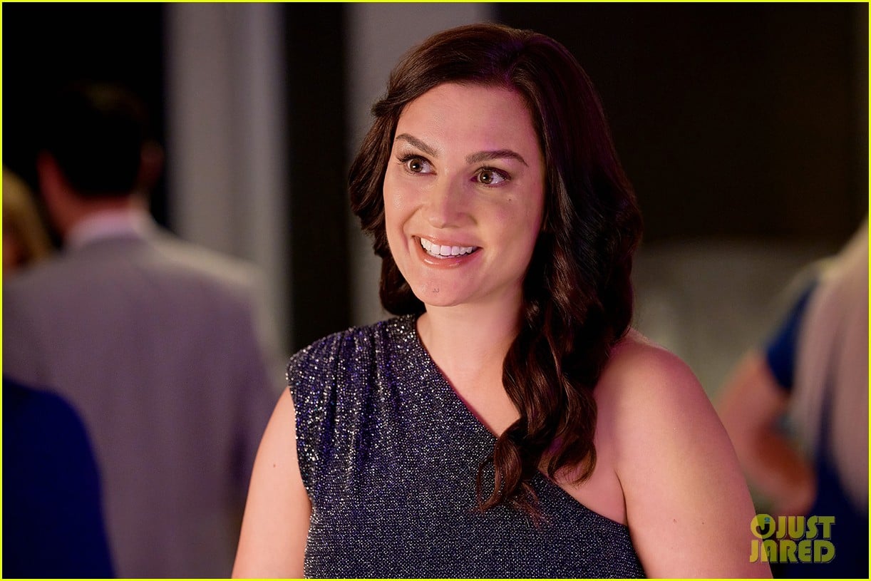 Kat Barrell Has To Choose Between Chandler Massey & Evan Roderick in ...