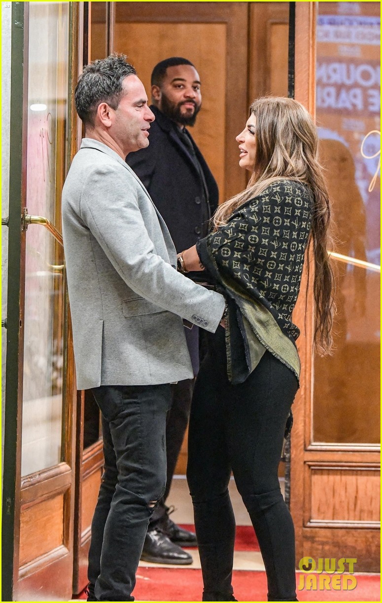 Teresa Giudice & Husband Louie Ruelas Share Steamy Kiss During Romantic ...