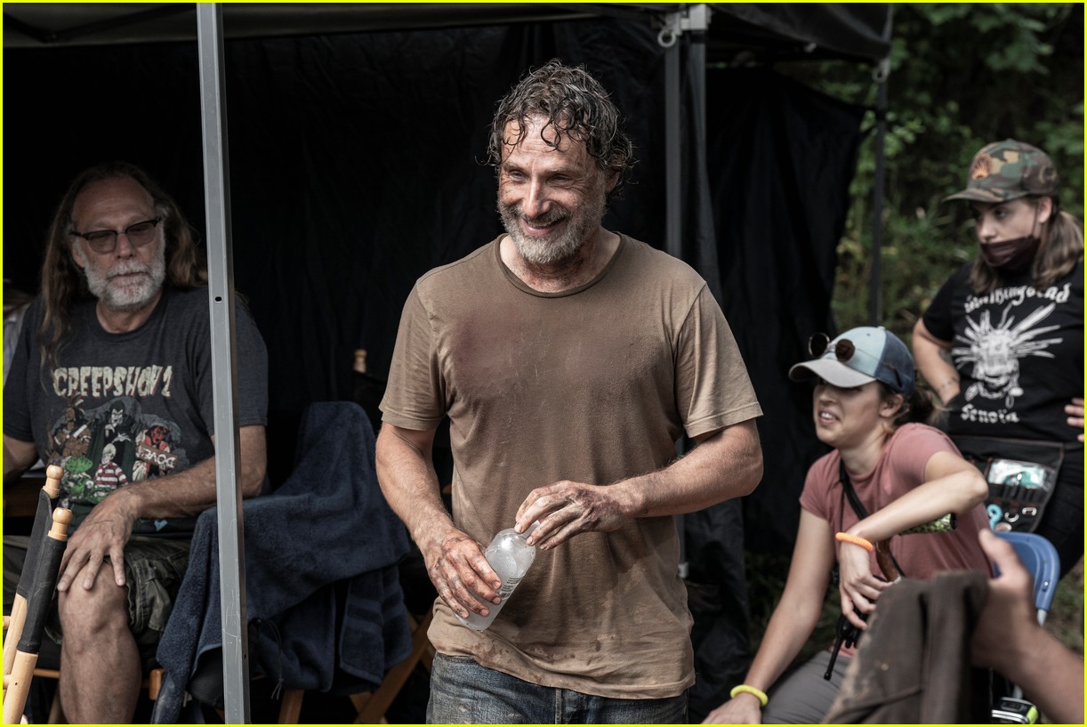 'The Walking Dead' Series Had a Different Original Ending - Alternate ...