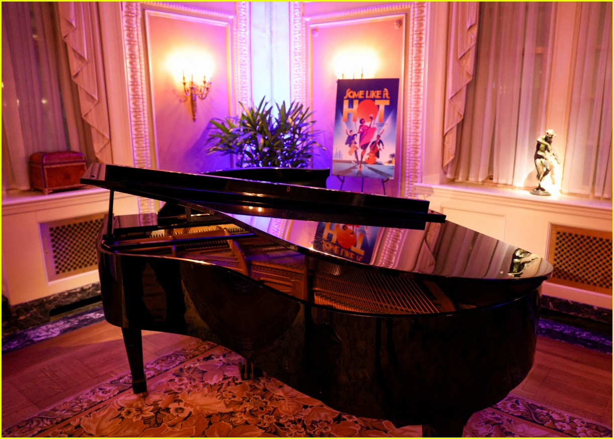 Dionne Warwick Joins More VIPs at Special Preview Performance of ...