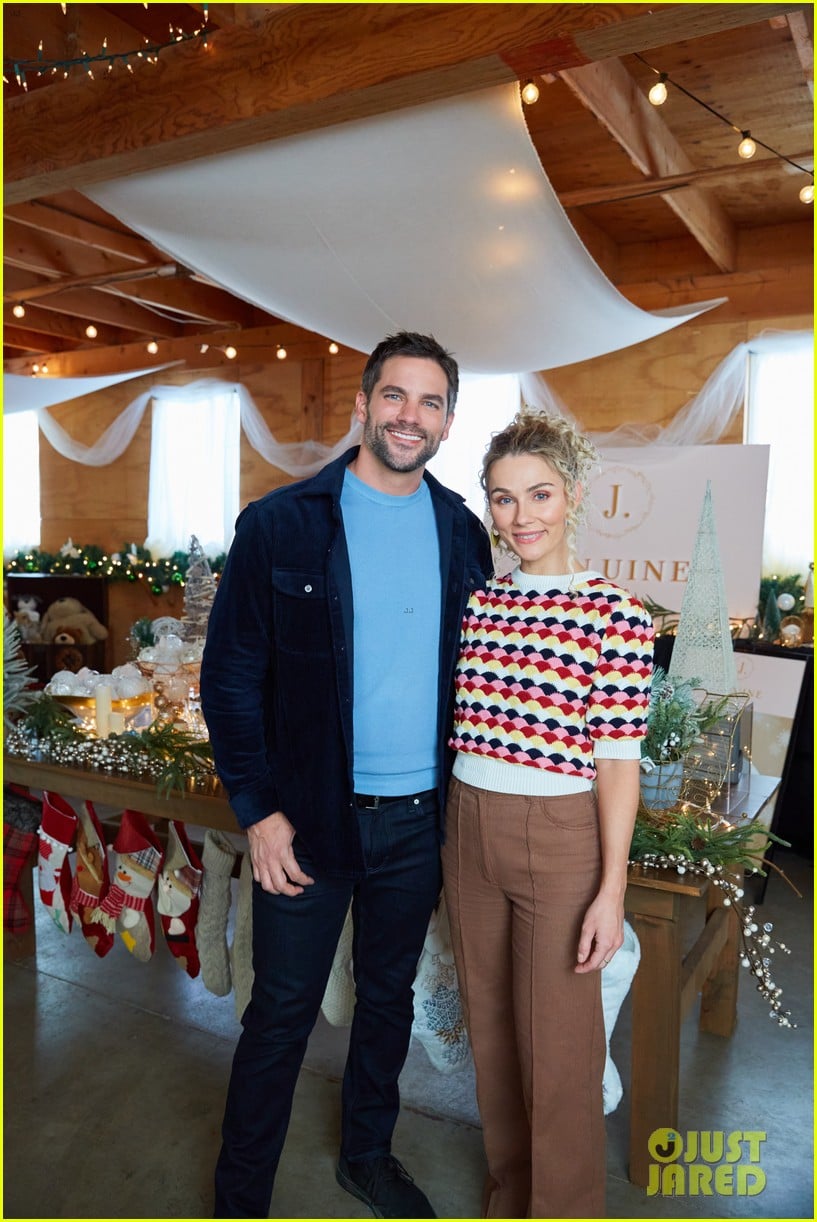 Clare Bowen & Brant Daugherty Fake Being A Family in Hallmark's New ...