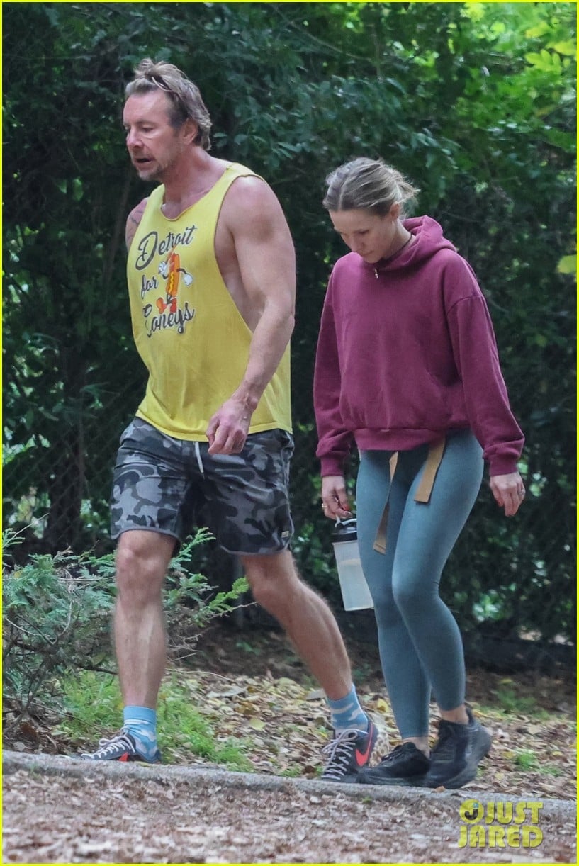 Kristen Bell & Dax Shepard Spotted on Post-Holiday Hike in L.A.: Photo ...
