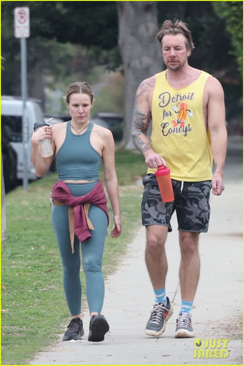 Kristen Bell & Dax Shepard Spotted on Post-Holiday Hike in L.A.: Photo ...