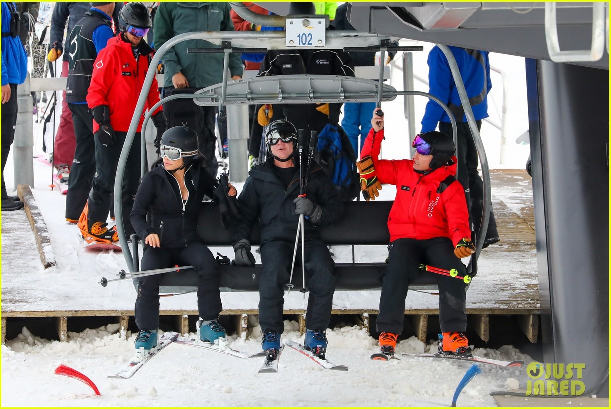 Photo: jeff bezos lauren sanchez aspen holiday 06 | Photo 4876089 ...