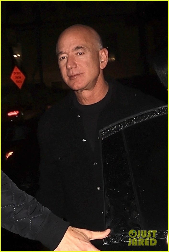 Jeff Bezos Spotted at Celeb-Fave Restaurant with Girlfriend Lauren ...