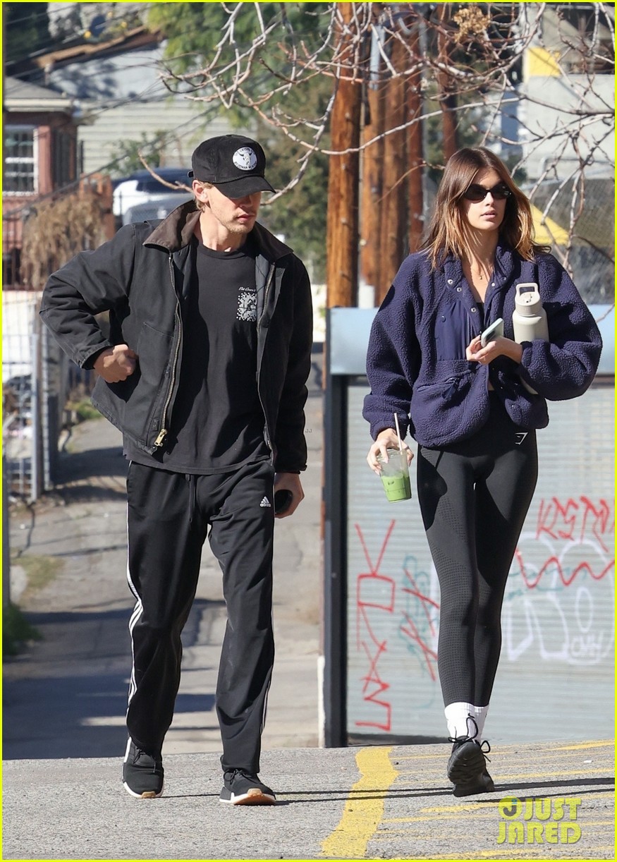 Austin Butler & Girlfriend Kaia Gerber Go for Juice Run in Los Feliz ...