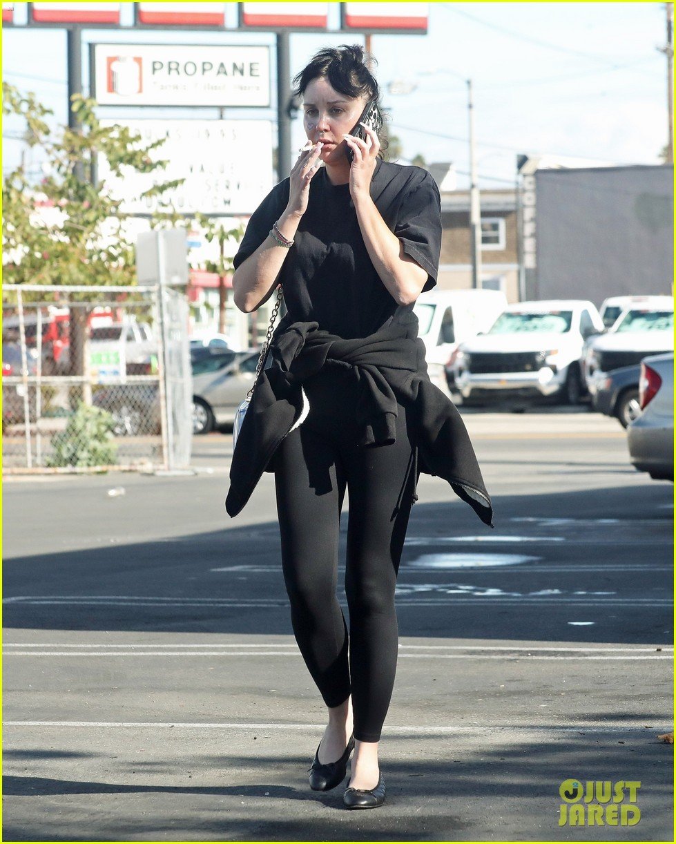 Amanda Bynes Spotted With Shorter & Edgier Haircut in New Photos: Photo ...