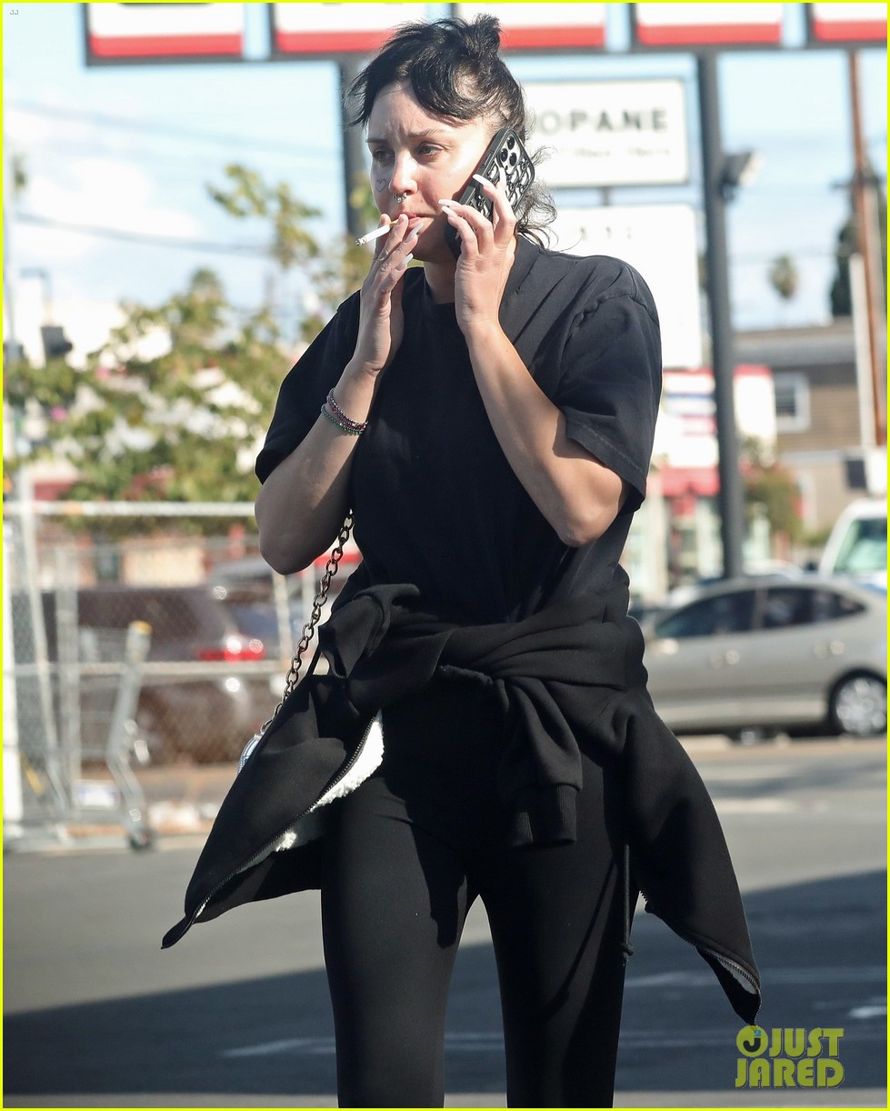 Amanda Bynes Spotted With Shorter & Edgier Haircut in New Photos: Photo ...