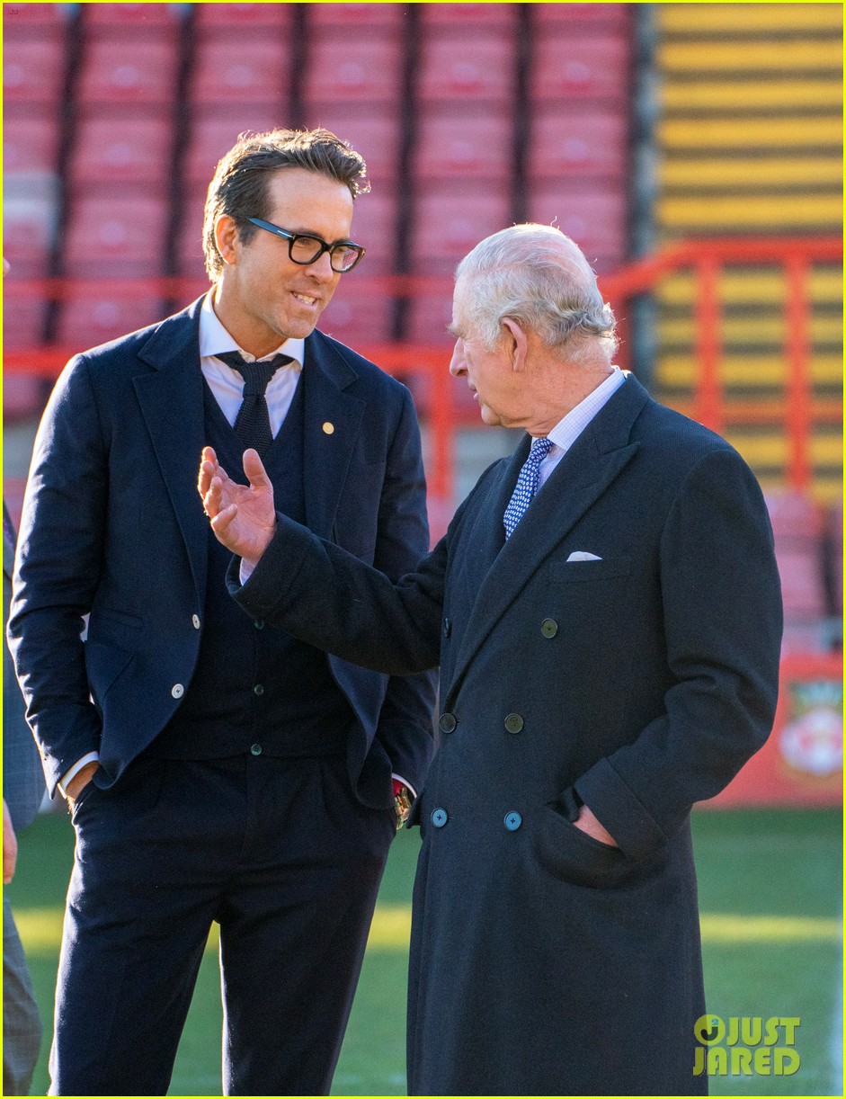 Ryan Reynolds & Rob McElhenney Meet with King Charles & Queen Camilla ...