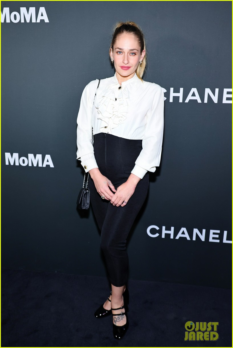 Jessica Chastain, Ariana DeBose, & More Step Out to Honor Guillermo del ...