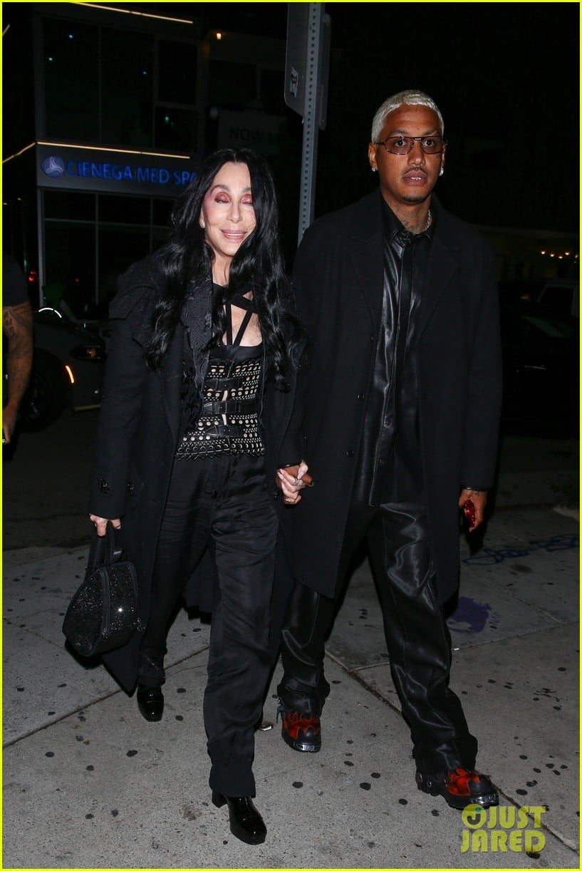 Cher Gets Diamond Ring from Alexander 'A.E.' Edwards on Christmas - Are ...