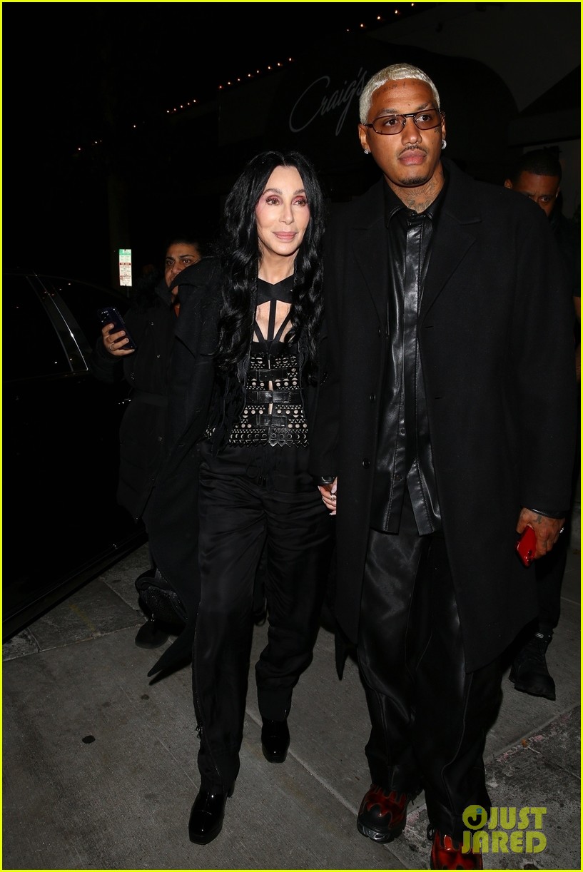 Cher Gets Diamond Ring from Alexander 'A.E.' Edwards on Christmas - Are ...