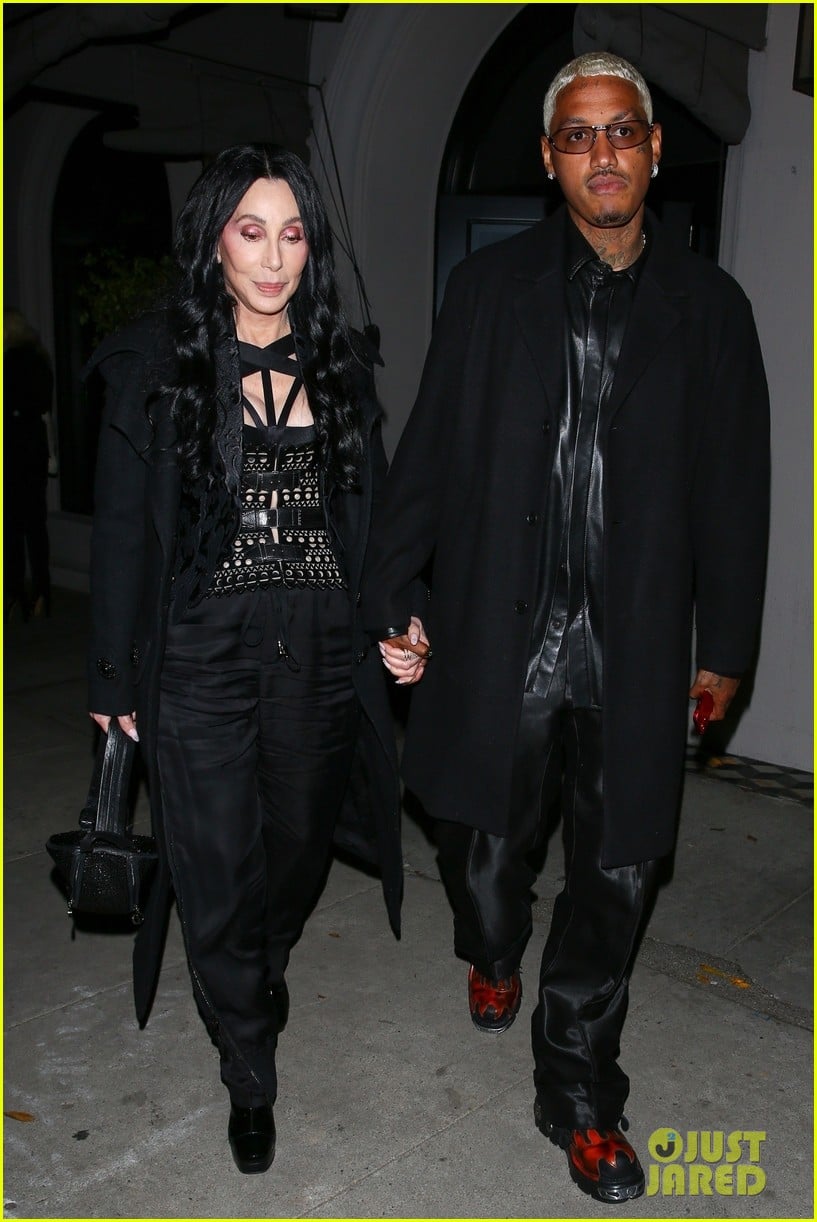 Cher Gets Diamond Ring from Alexander 'A.E.' Edwards on Christmas - Are ...