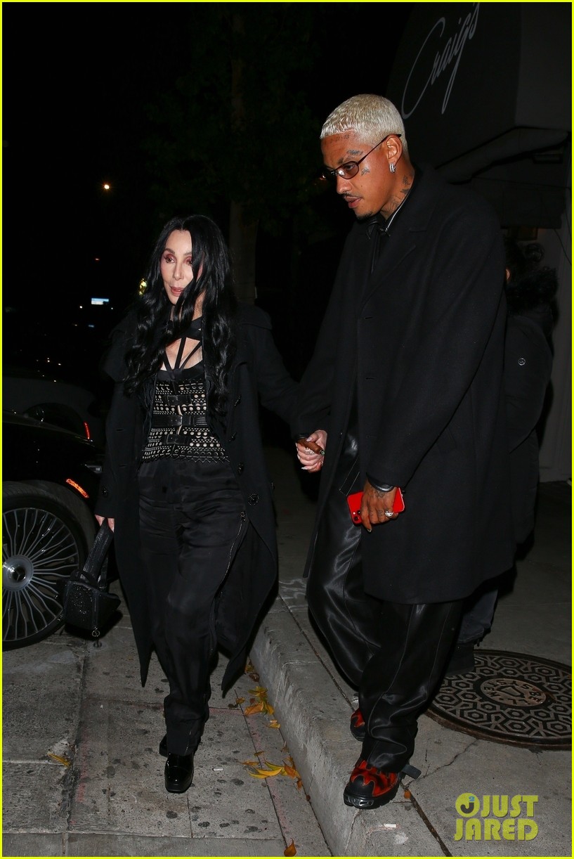 Cher Gets Diamond Ring from Alexander 'A.E.' Edwards on Christmas - Are ...