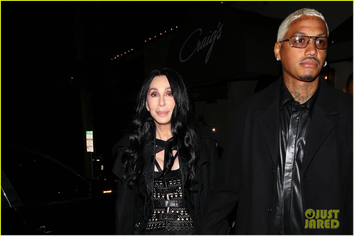 Cher Gets Diamond Ring from Alexander 'A.E.' Edwards on Christmas - Are ...