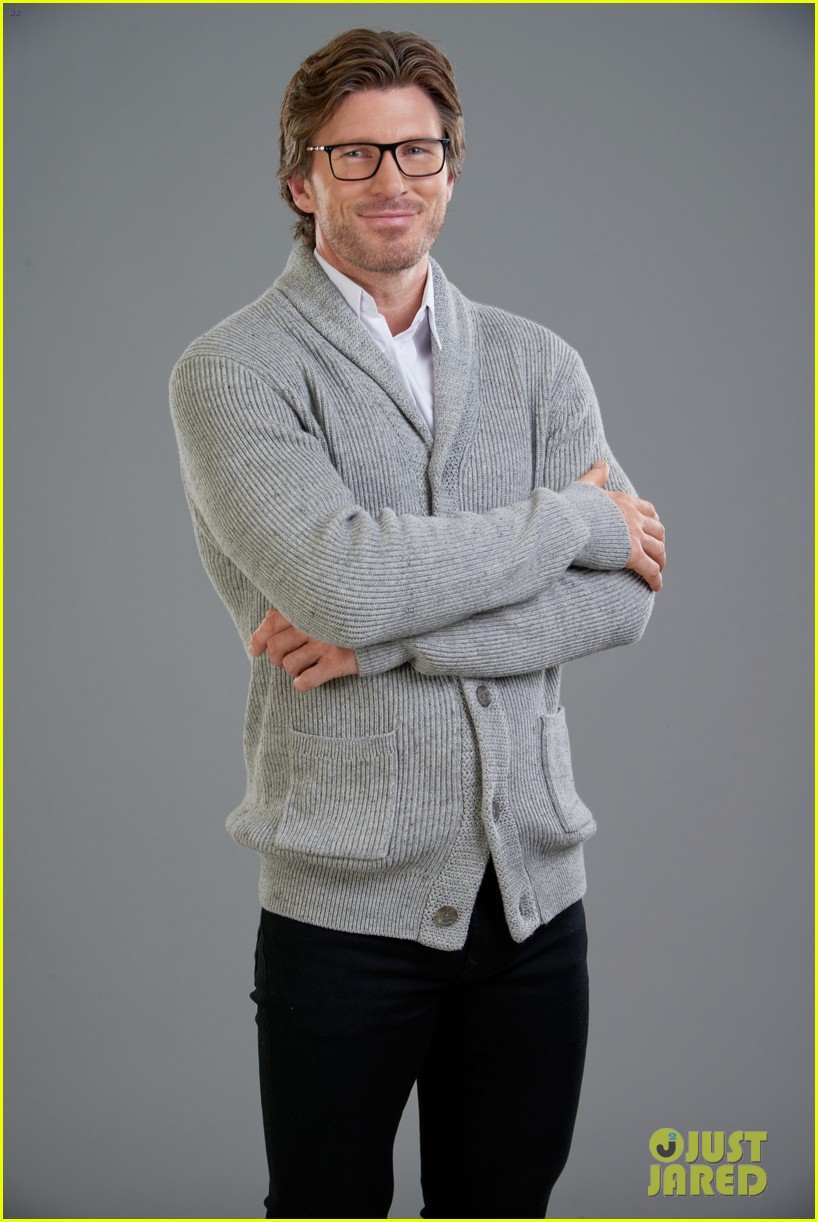 Katrina Bowden Give Christopher Russell The Gift of Color in Hallmark's 'The Most Colorful Time ...