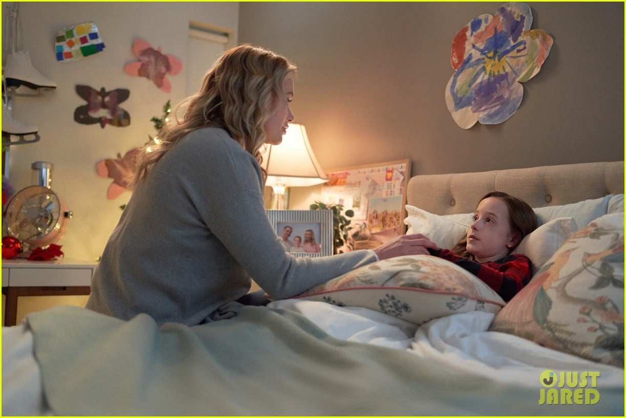 Katrina Bowden Give Christopher Russell The Gift of Color in Hallmark's ...