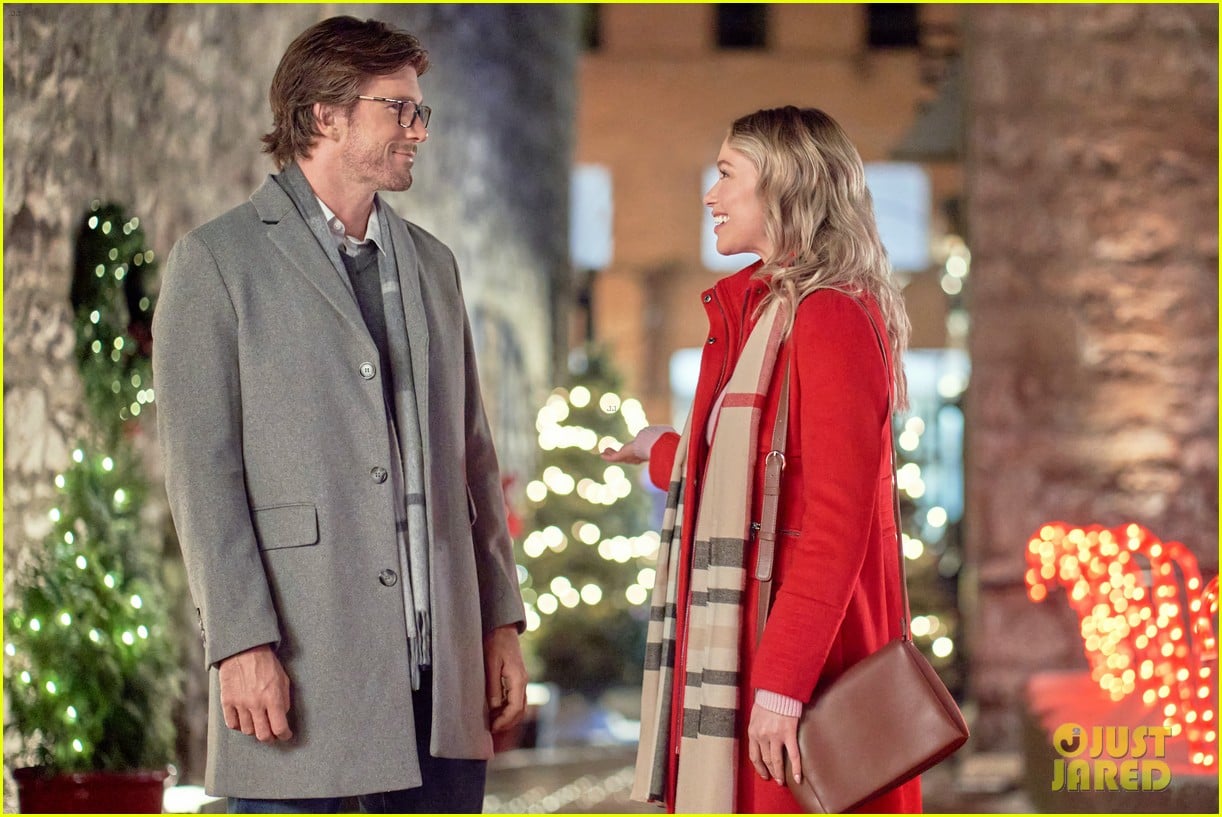 Katrina Bowden Give Christopher Russell The Gift of Color in Hallmark's ...