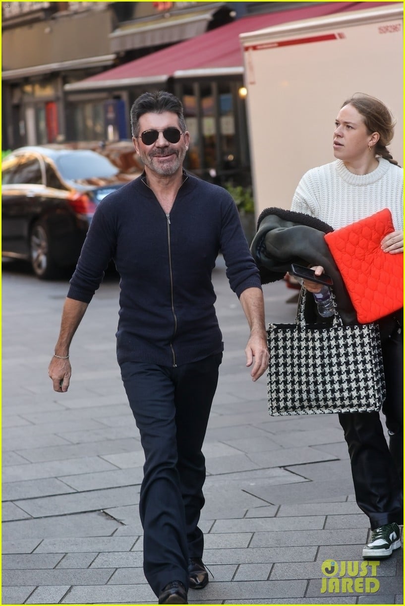 Simon Cowell's Form-Fitting Sweater Accentuates Slim Physique in Recent ...