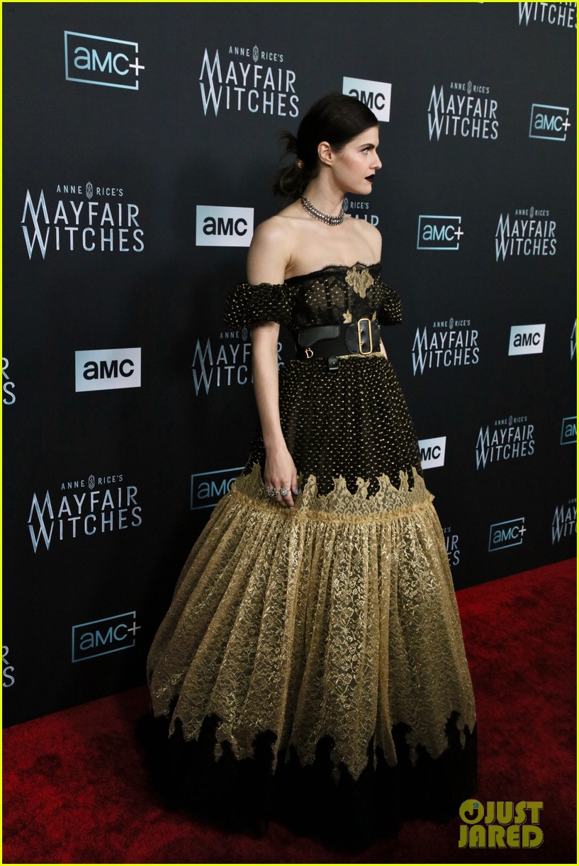 Alexandra Daddario Goes Gothic Chic at 'Mayfair Witches' Premiere ...