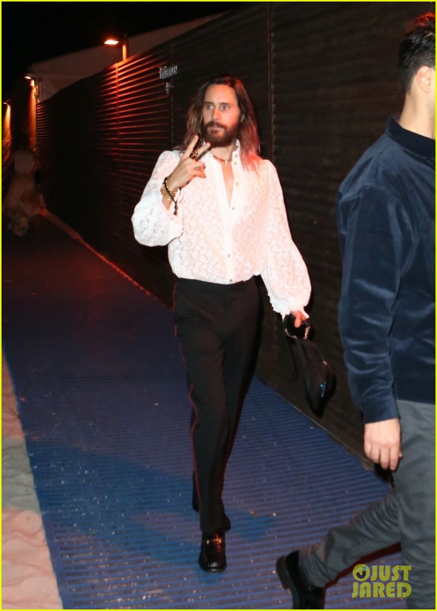 Leonardo DiCaprio Parties for a Good Cause with Friends Tobey Maguire ...