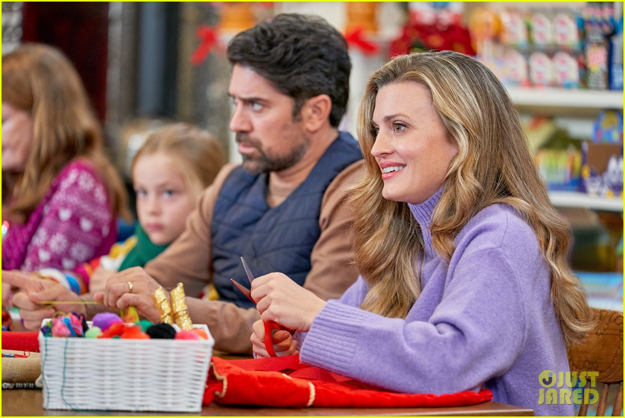Ryan Paevey & Brooke D'Orsay Live The Storybook Christmas Experience in ...