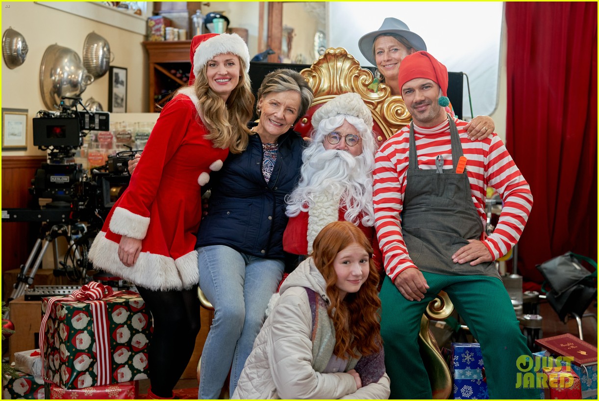 Ryan Paevey & Brooke D'Orsay Live The Storybook Christmas Experience in ...