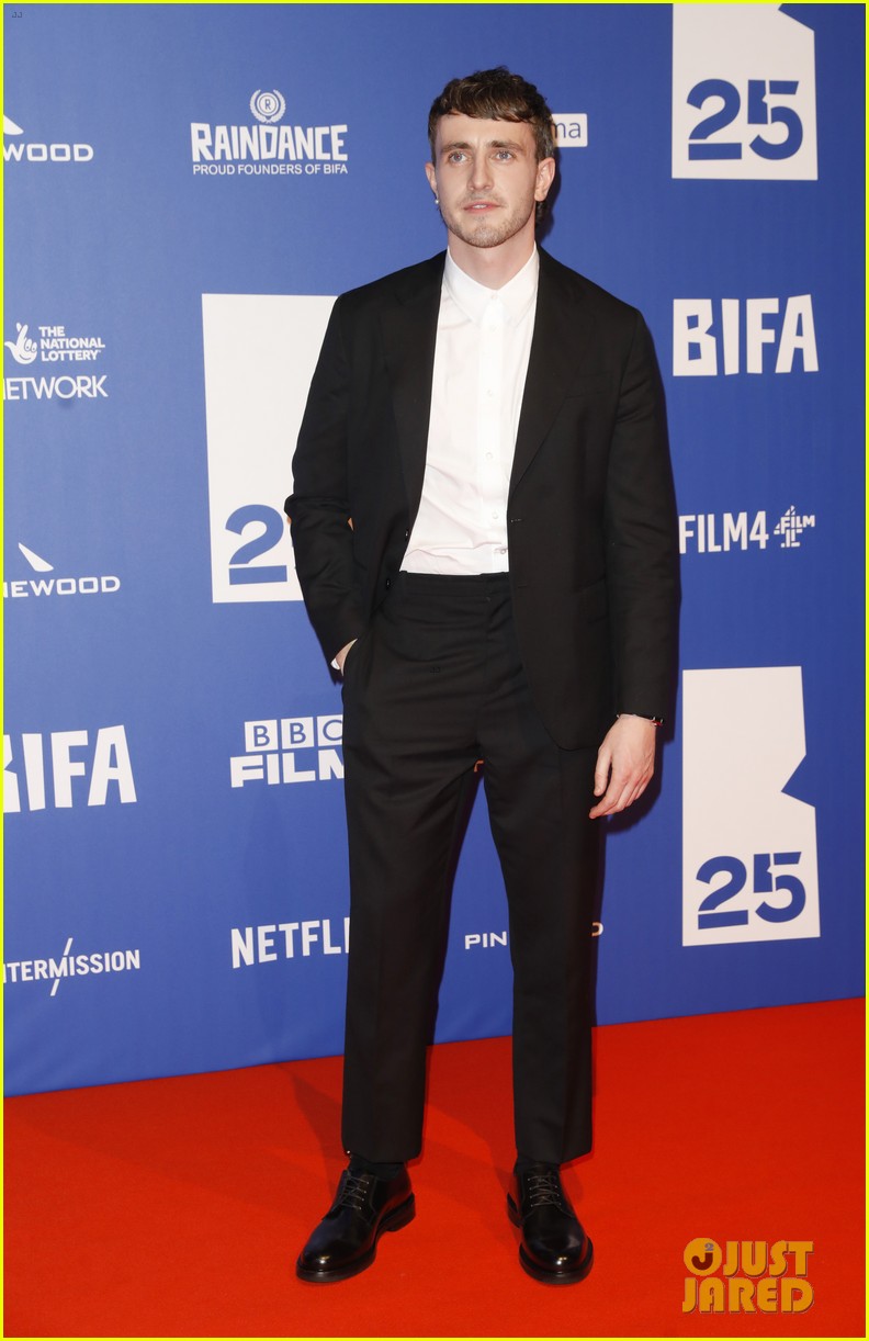 Florence Pugh Has A Glamorous Moment in Pink Tulle at British ...