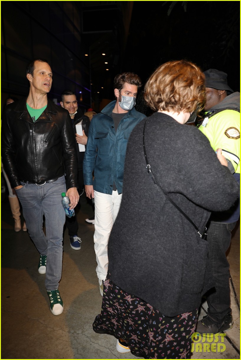 Andrew Garfield Checks Out Lakers Game with Friends: Photo 4871521 ...