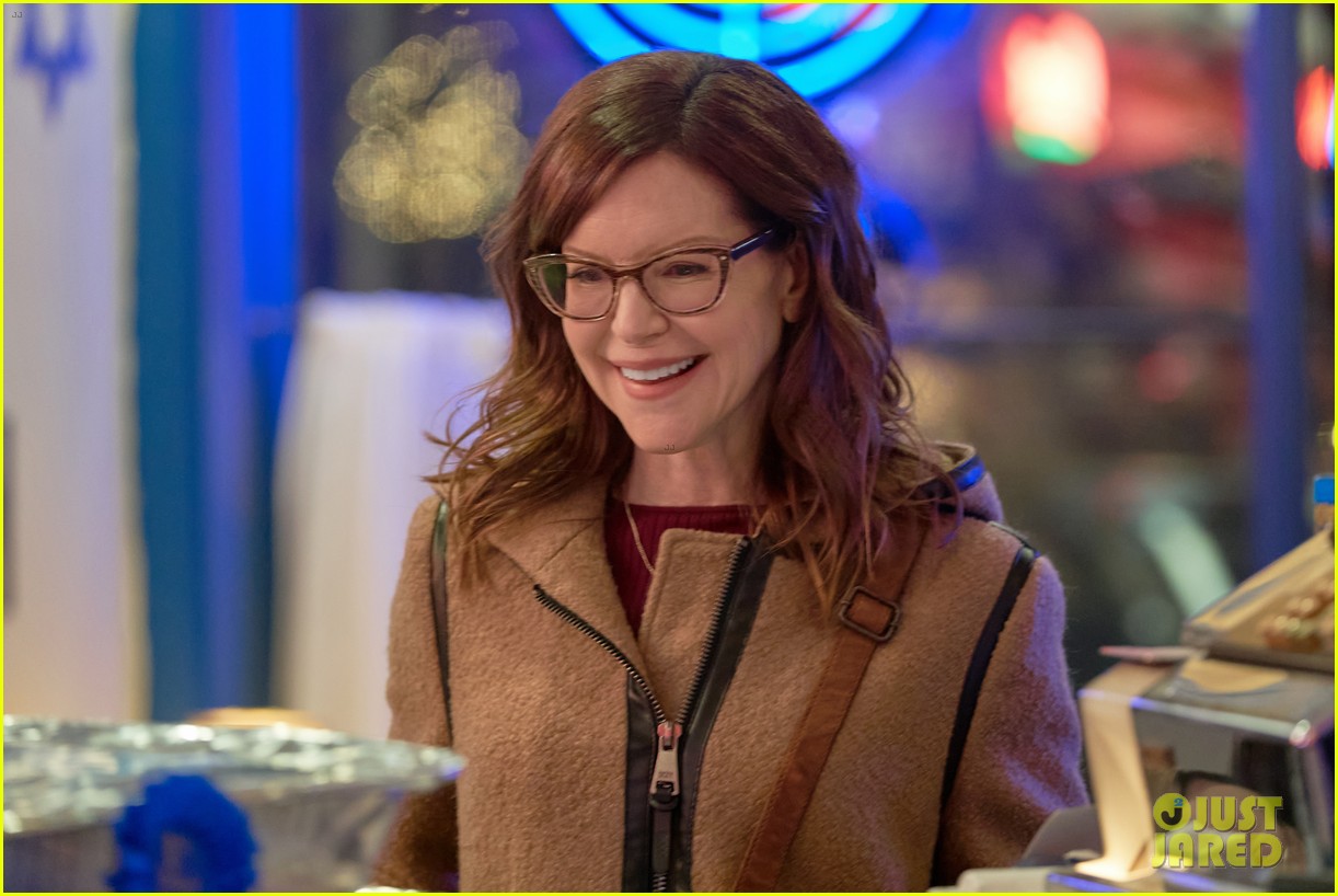 Yael Grobglas Reveals Filming Hallmark's 'Hanukkah on Rye' Was 'Tricky ...